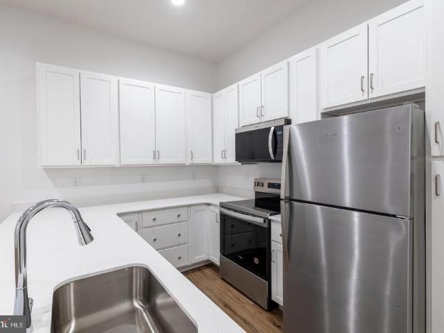 13b Lockwood Drive