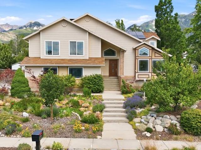 10043 S Granite Ln, Sandy, UT 84092