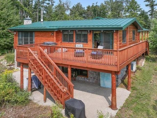 10041 Pine Tree Trl, Amherst Junction, WI 54407