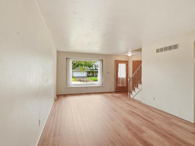 10042 W Tower Ave