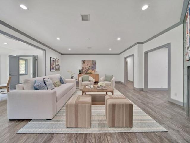 10042 Briar Forest Dr, Houston, TX 77042