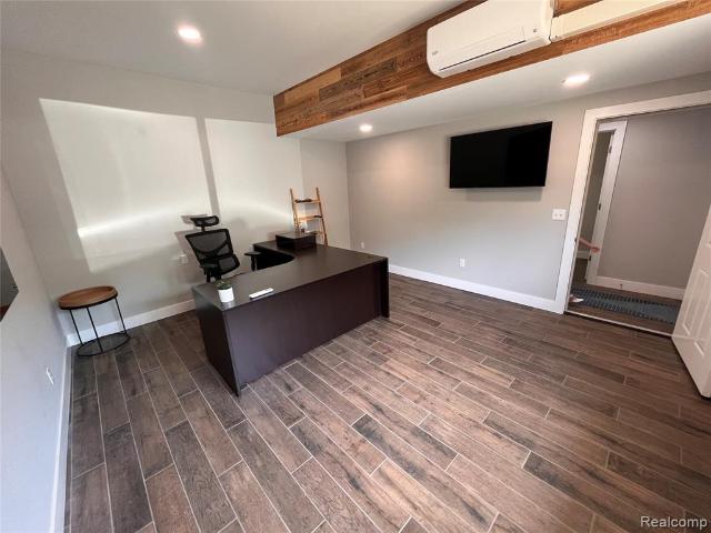 10047 Bergin Road