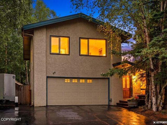 10045 Goodnews Cir, Anchorage, AK 99515