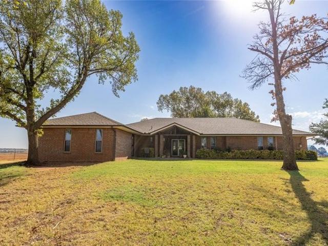 10046 Deer Creek Rd, Weatherford, OK 73096