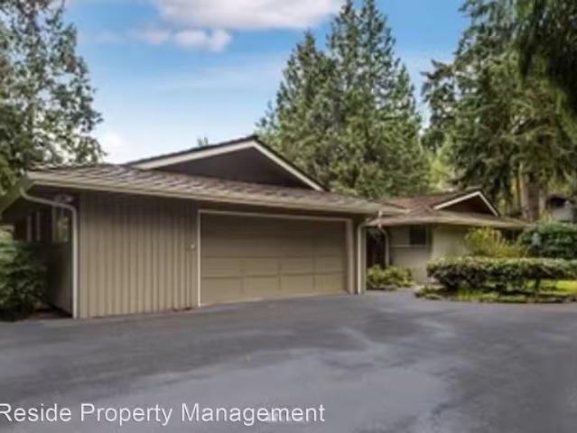 10046 SE 16th St 10046 Se 16th St