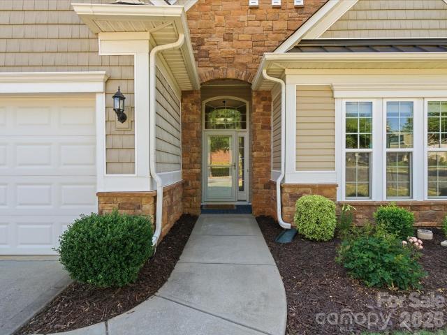 1004 Mava Court