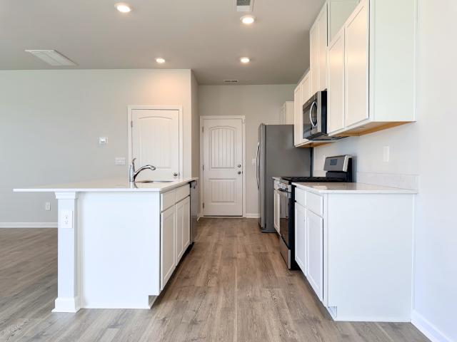 1004 Midpoint Ln