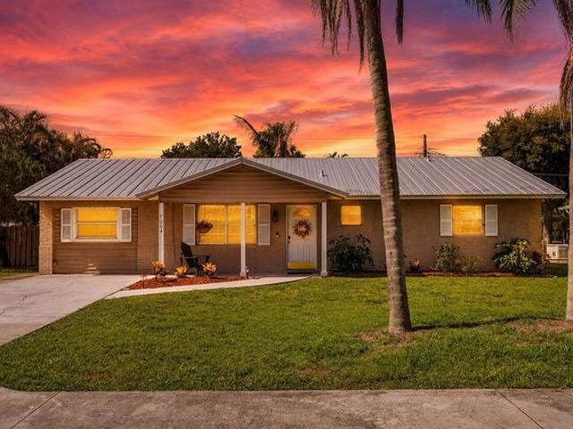 1004 NW 16th Pl, Stuart, FL 34994