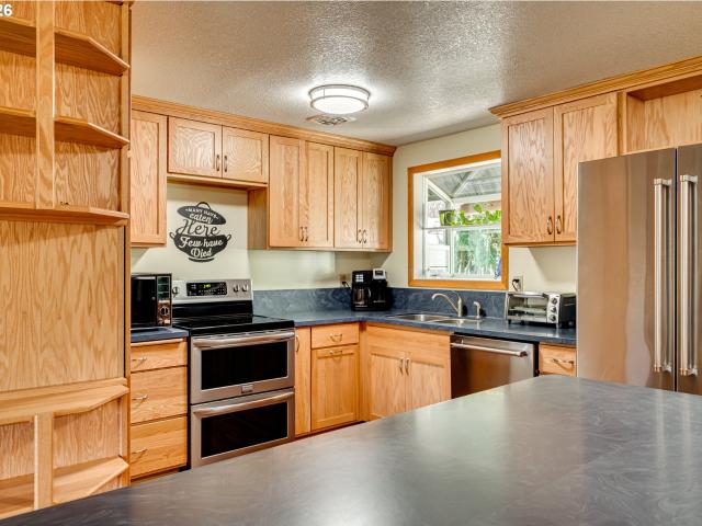1004 NE 84TH AVE
