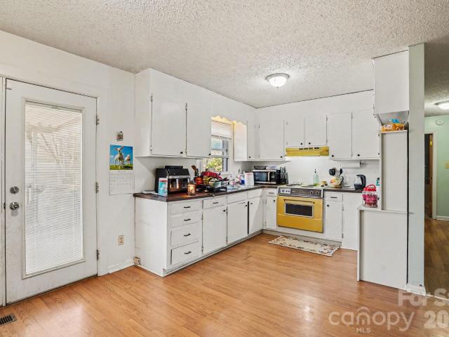 1004 Oakwood Avenue