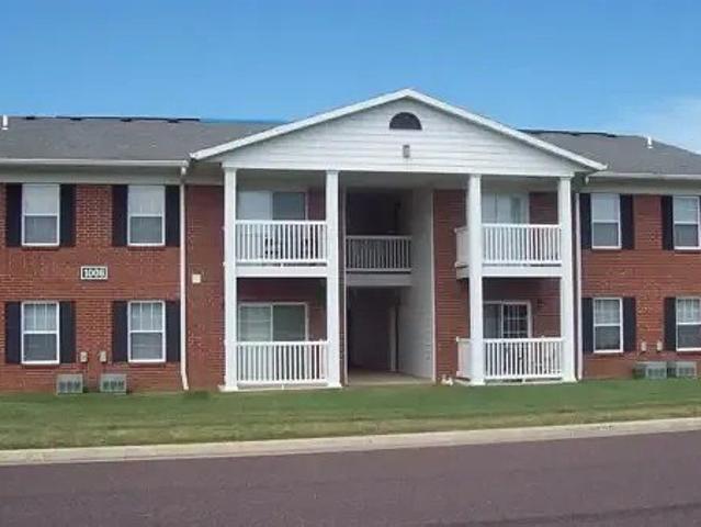 1004 Old Airport Rd, Monett, MO 65708