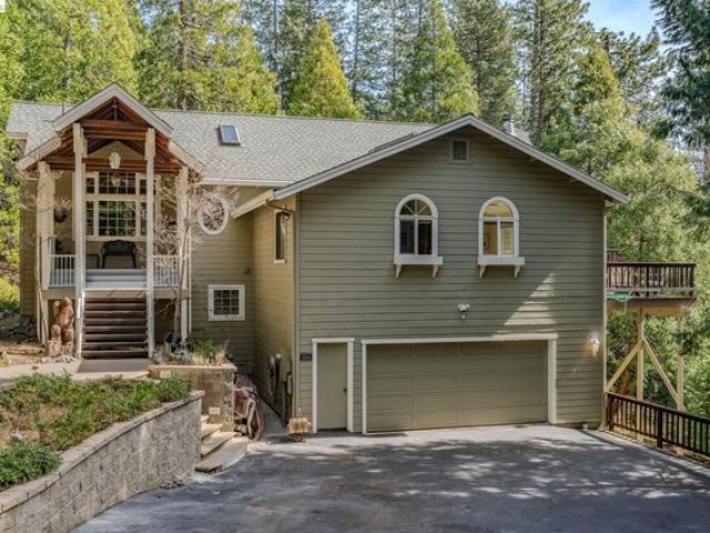 1004 Bear Run Way, Arnold, CA 95223