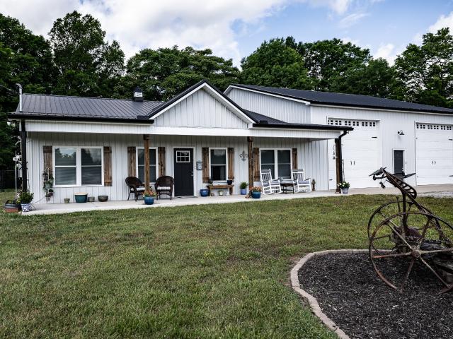 1004 Breeden Rd