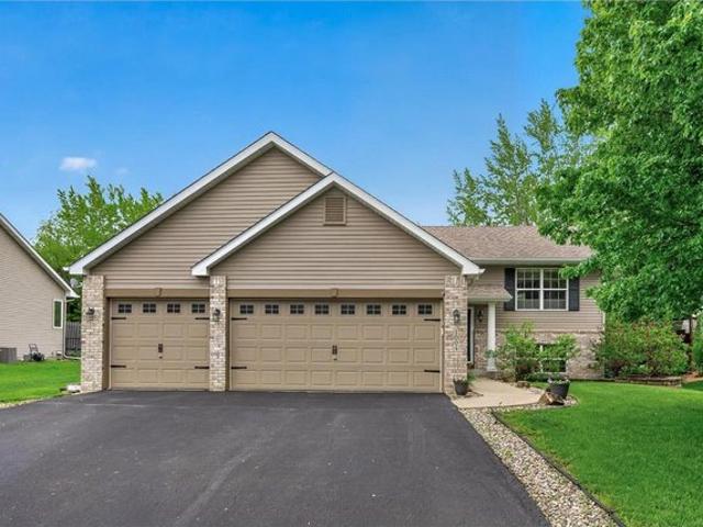 1004 Bridle Creek Dr, Jordan, MN 55352