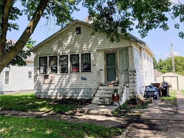 1004 Champaign Ave, Mattoon, IL 61938