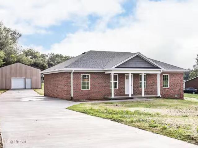 1004 CLIFFWOOD DR, BARDSTOWN, KY 40004 Single Family Residence.