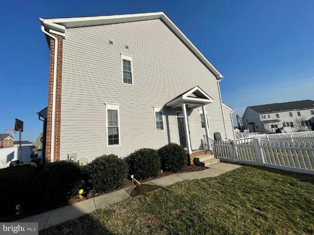 1004 Clover Circle