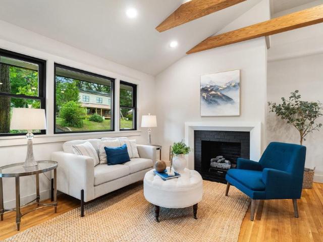 1004 Cottonwood Rd