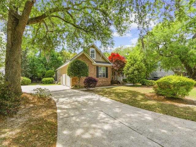 1004 Crooked Oak Road