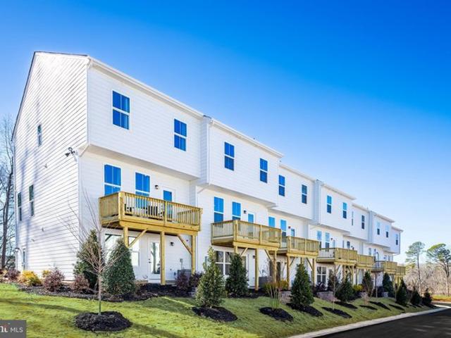 1004 Destrier St, Ranson, WV 25438