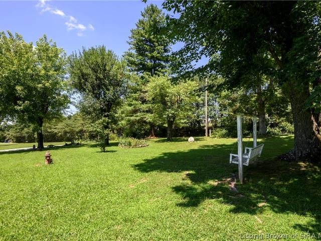1004 E County Line Road