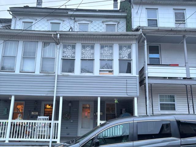 1004 E CLAY Street