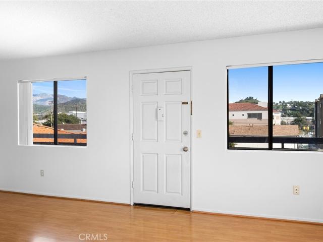 1004 E Garfield 8