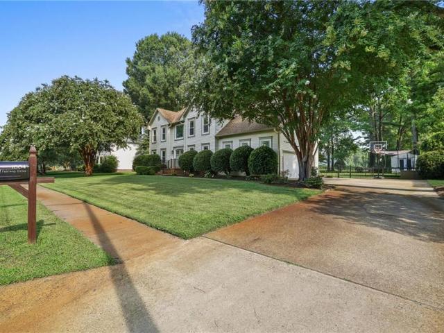 1004 Fairway DR
