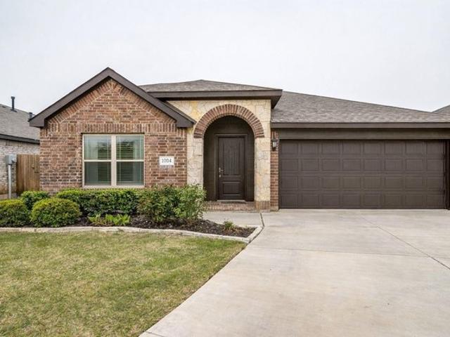 1004 Fairfax Dr, Godley, TX 76044
