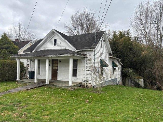 1004 Hawthorne St, Parkersburg, WV 26101