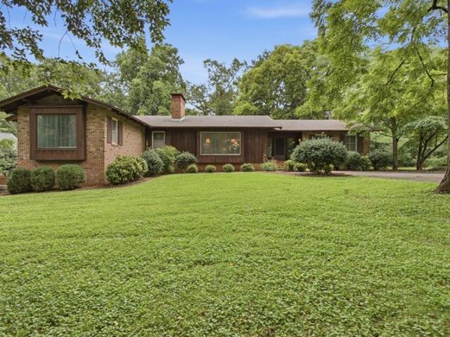 1004 Hillcrest Ave, Columbia, TN 38401