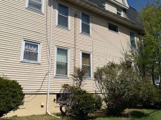 1004 Jaques Ave