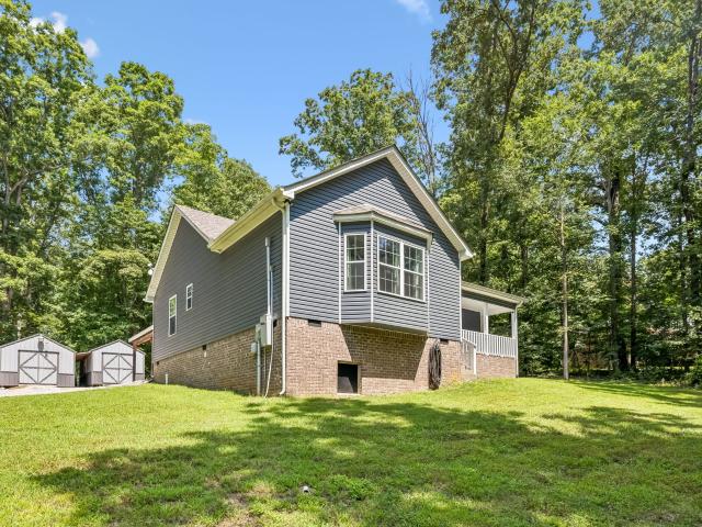 1004 Johnston Dr