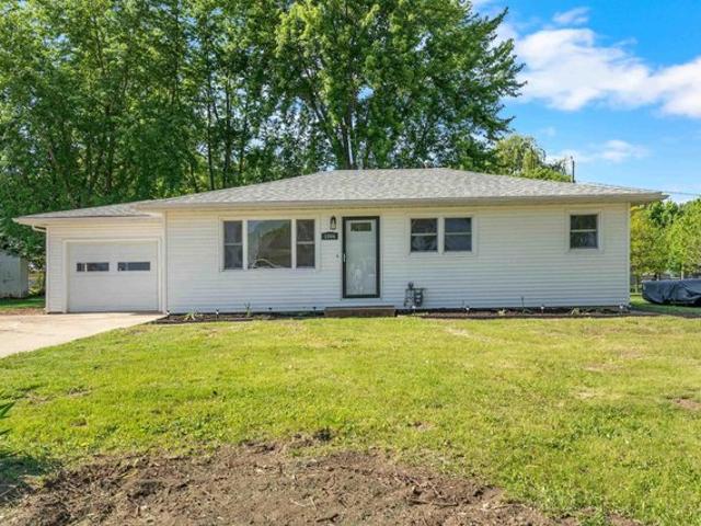 1004 Joy St, Cedar Falls, IA 50613