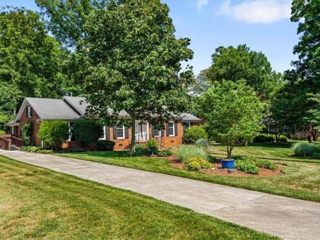 1004 Kemp Road W