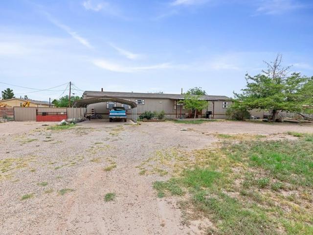 1004 Lucille St, Tularosa, NM 88352