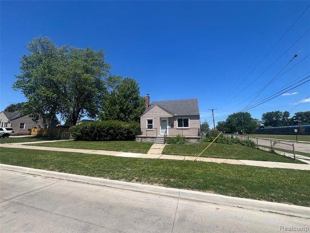 1004 Leblanc St, Lincoln Park, MI 48146