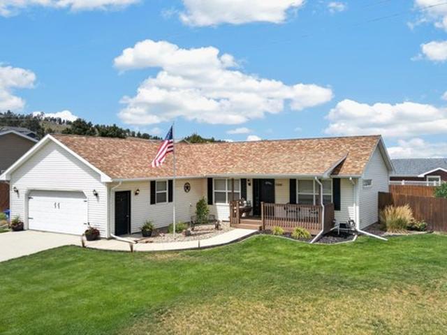 1004 Lennon Ln, Rapid City, SD 57701