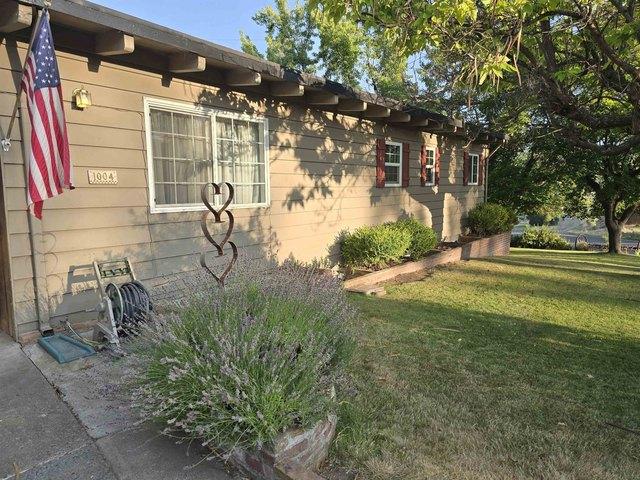 1004 Park Pl, Yreka, CA 96097