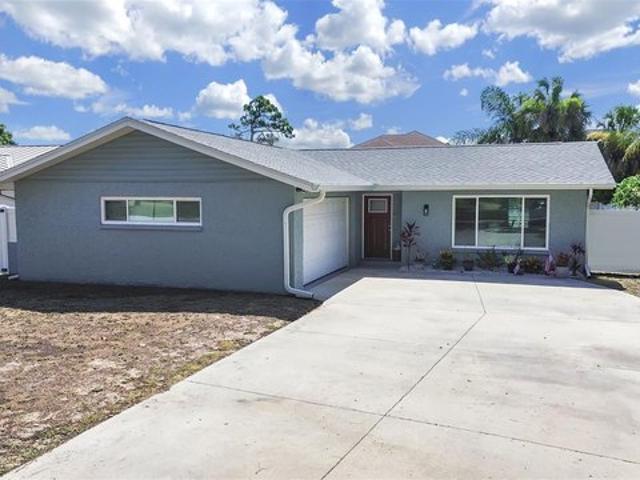 1004 Peninsula Ave, Tarpon Springs, FL 34689