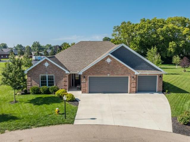 1004 Plymouth Ct, Troy, OH 45373