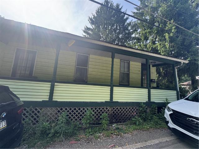 1004 Ravine St