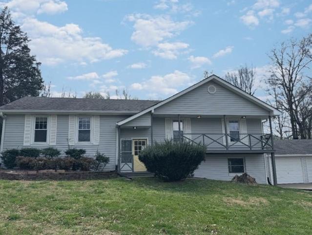 1004 Red Oak Dr, Greenbrier, TN 37073