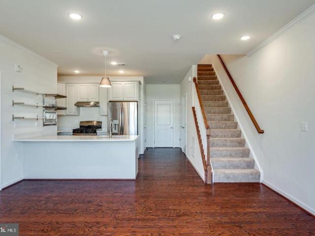 1004 Ribbon Limestone Terrace SE