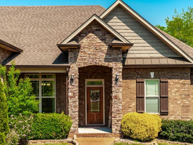 1004 Robert Lee Dr