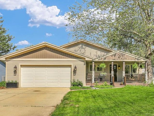 1004 S Division St, Mahomet, IL 61853