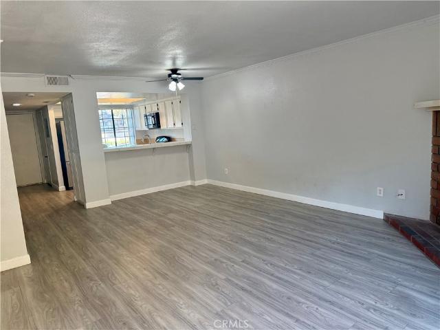 1004 S Mountain