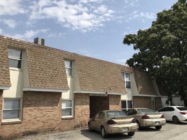 1004 Seminary St Apt 2, Vincennes, IN 47591
