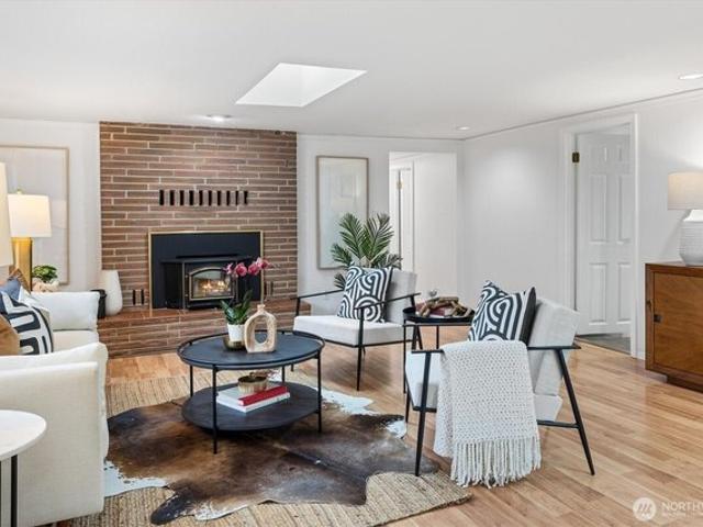 1004 th Ave NW, Seattle, WA 98177