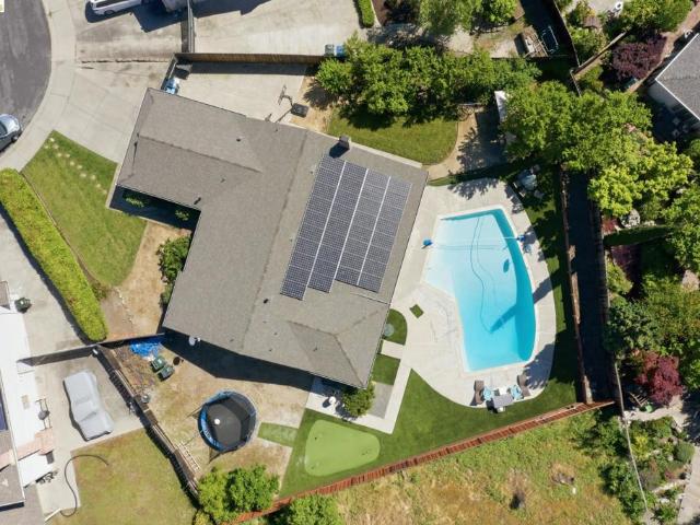 1004 Thomas Ct